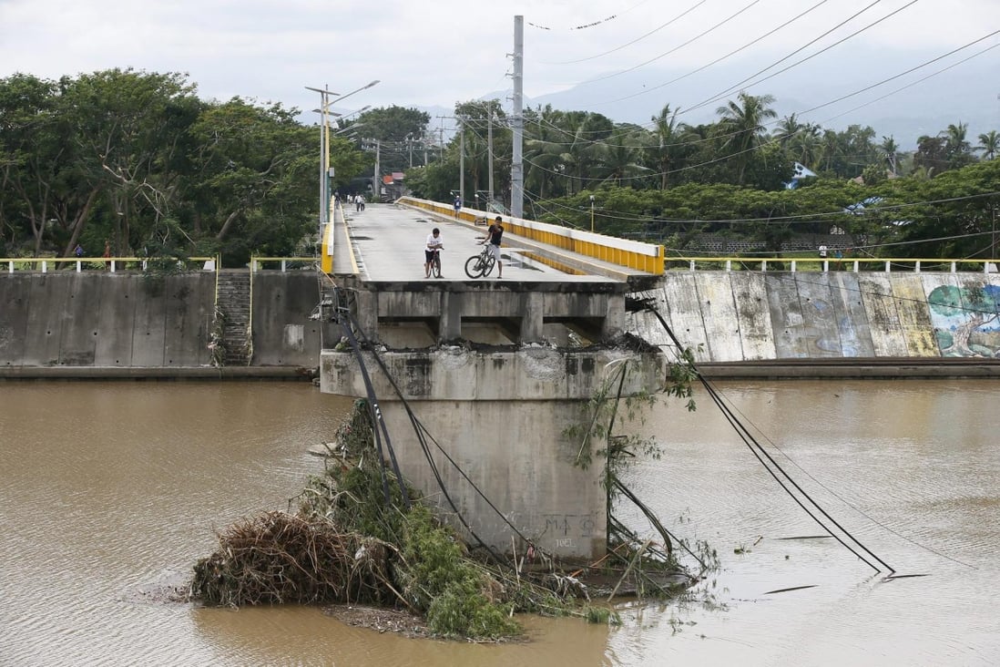 Frustration in Philippines as death toll from Typhoon Rammasun doubles ...