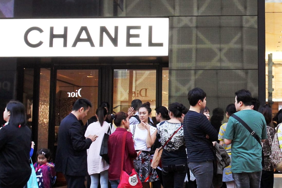 How Chanel sets the fashion for global business with set prices ...