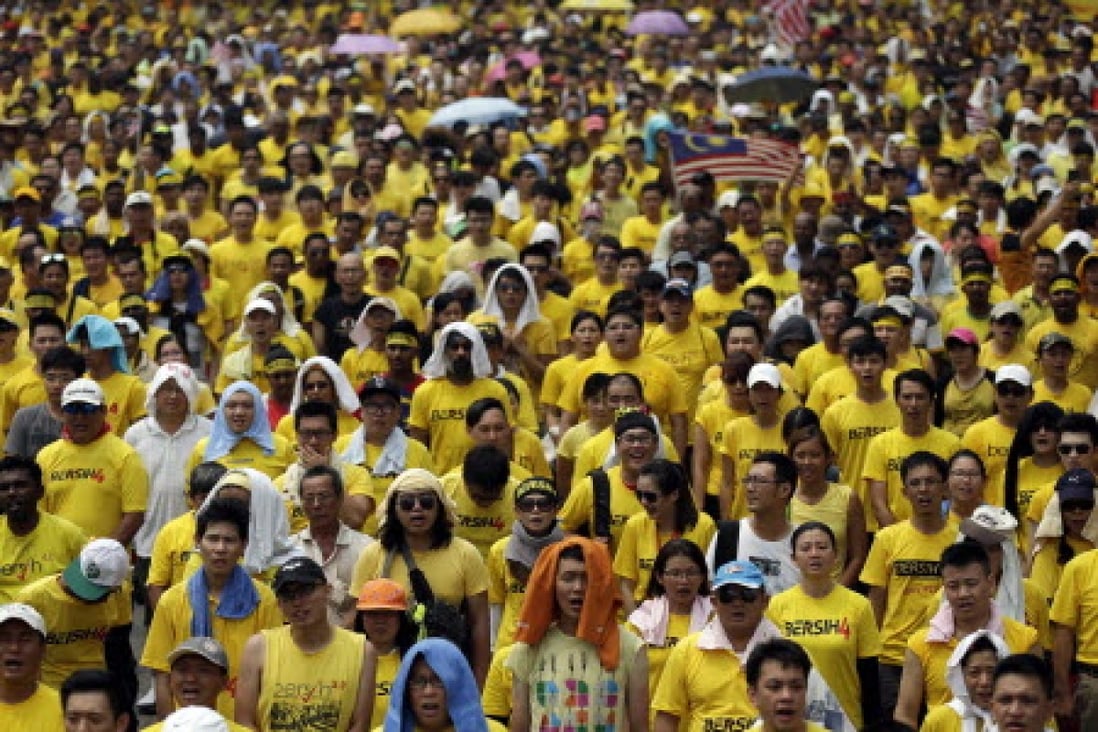 Thousands of activists demand Malaysia's leader Najib quit in second ...