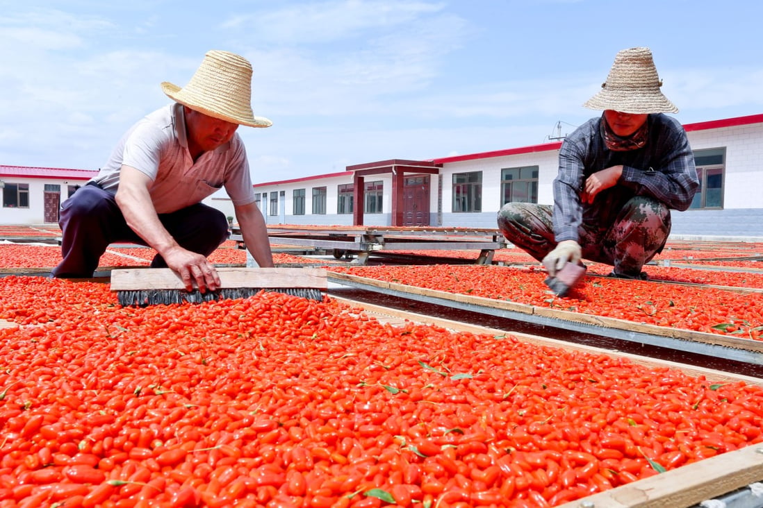 A handful of goji berries a day keeps the optometrist away: a new study ...