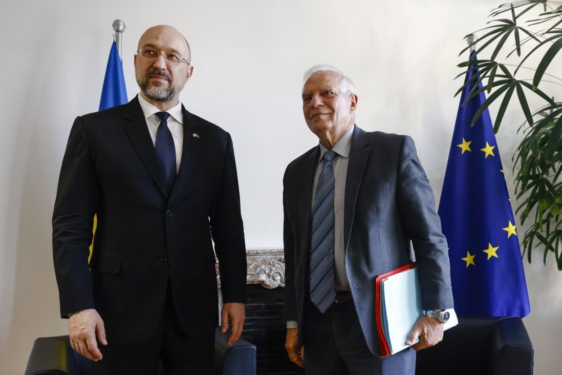 EU signs deal with Ukraine for further 500 million euros in aid | South ...