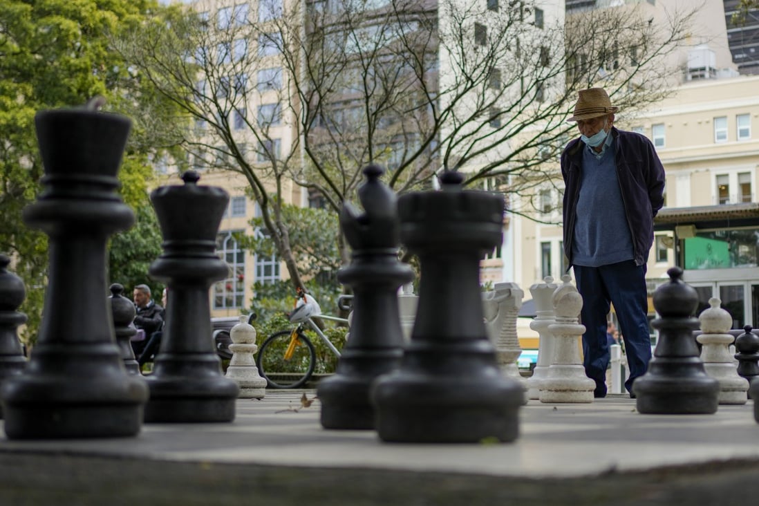 Asian central banks are locked in a losing chess match with the US ...