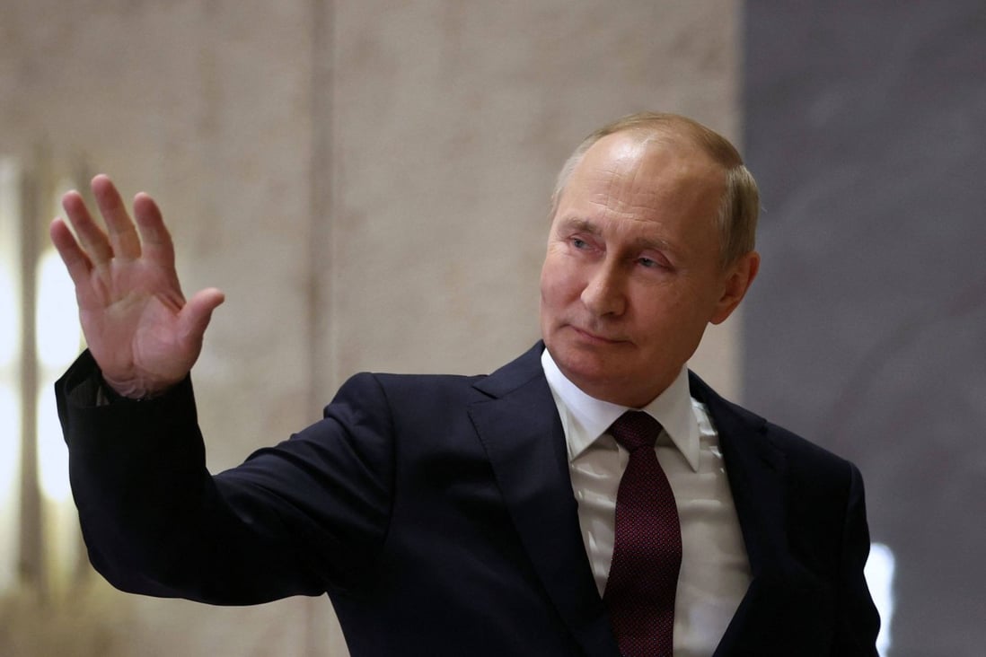 With a grin, Vladimir Putin warns Ukraine: the war can get more serious ...