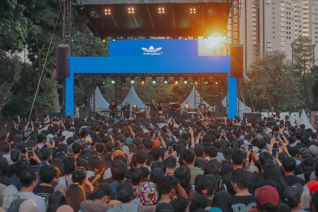 Indonesia halts overcrowded music festival amid stampedes, injuries ...