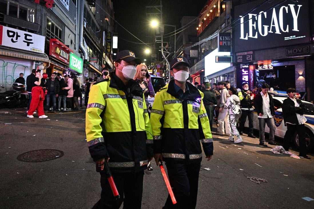 Seoul Halloween Crush Call Transcripts Reveal Revellers Growing Fear ‘people Are Falling Down