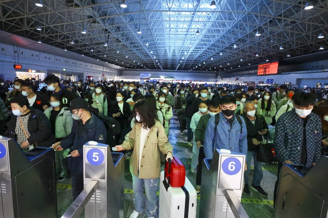 Hong Kong Welcomes More Than 40000 Visitors From Mainland China After