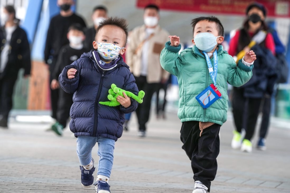 Hong Kong Marks Sixth Day In A Row With Cold Weather Warning As