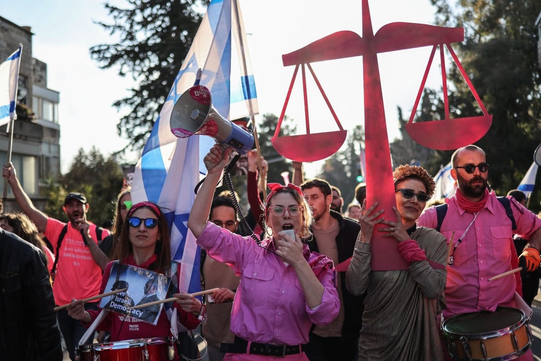 Tens of thousands march in Israel as Netanyahu allies push overhaul ...