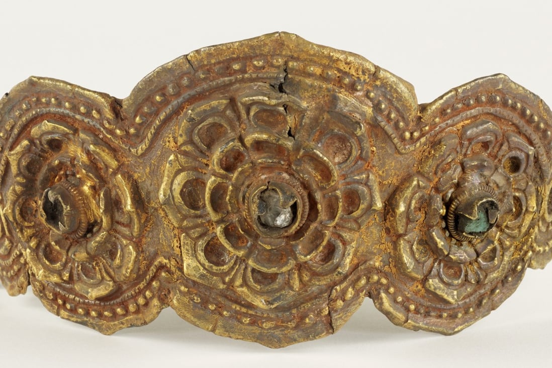 Britain returns treasure trove of stolen Angkor crown jewels to ...