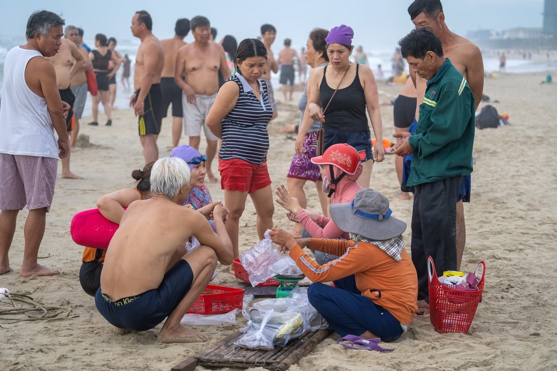 Vietnam’s Nam O Beach in Da Nang hits headlines with its litter-strewn ...