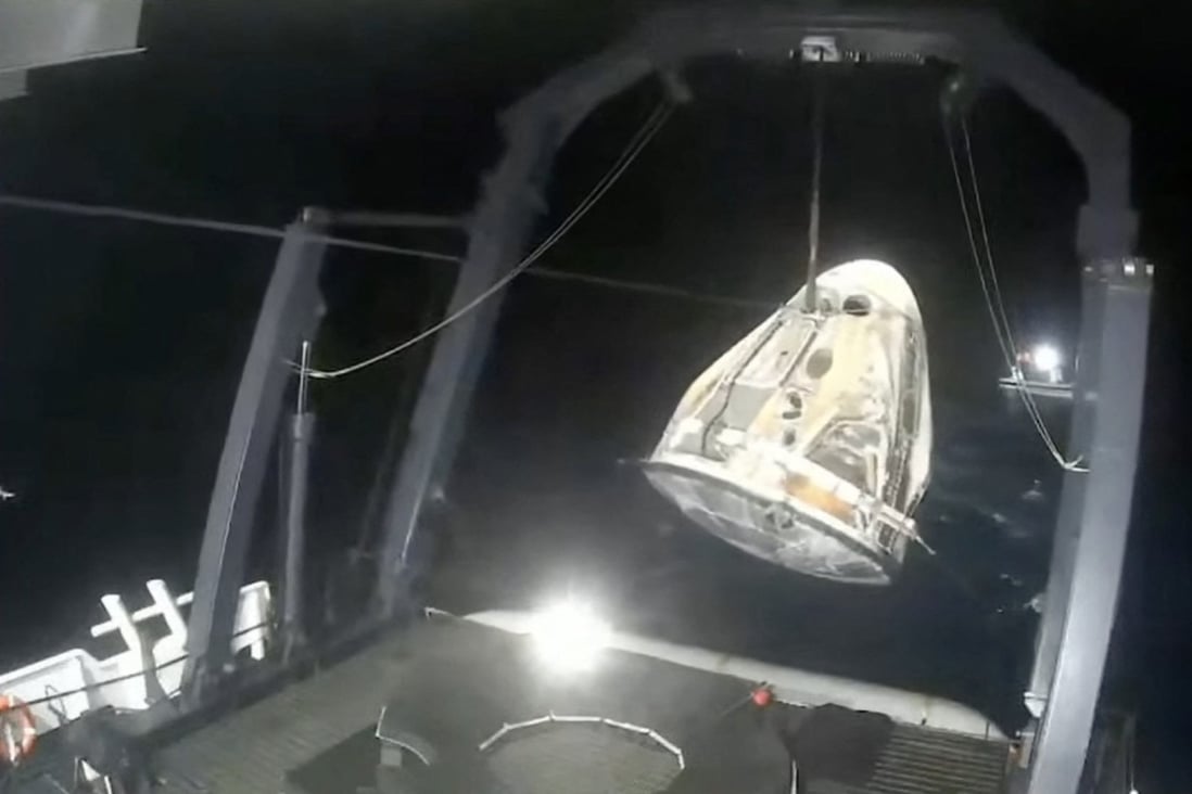 Spacex Capsule Returns Crew Of 4 From Space Station Mission South