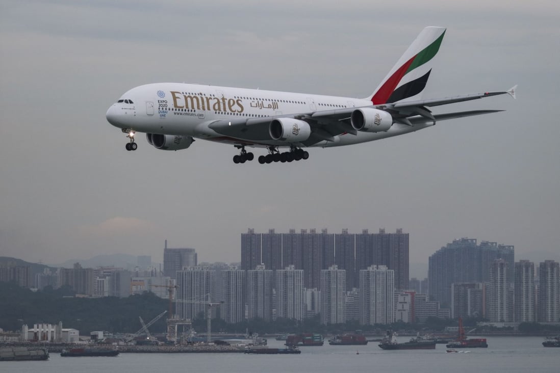 Hong Kong becomes battleground for recruiting pilots as Emirates hosts ...