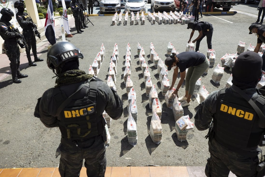 Dominican Republic anti-narcotics agents seize record cocaine stash ...