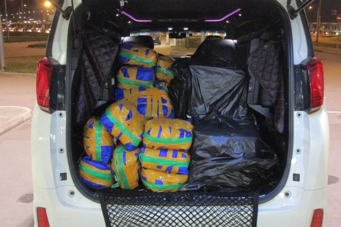 Hong Kong customs officers arrest suspects trying to smuggle 350 live ...