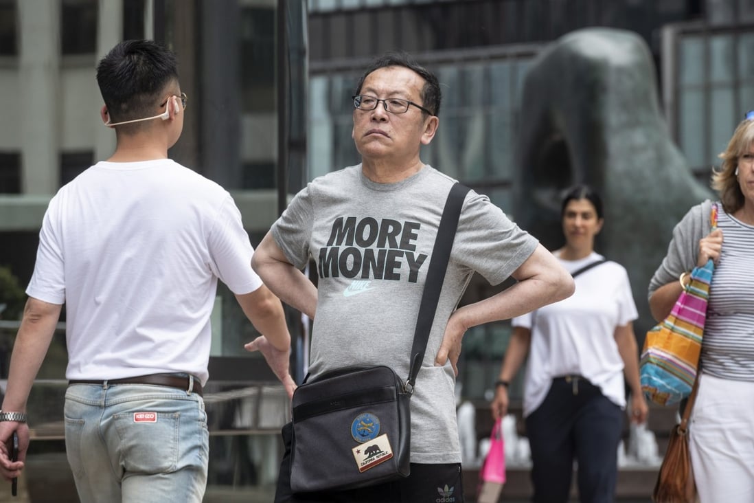 Hong Kong Stocks Make Upbeat Start To Week As Traders Look Past Weak