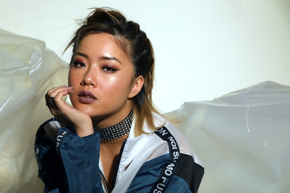 China’s Beyoncé: how freckled, tanned Chinese pop star Naomi Wang Ju is ...