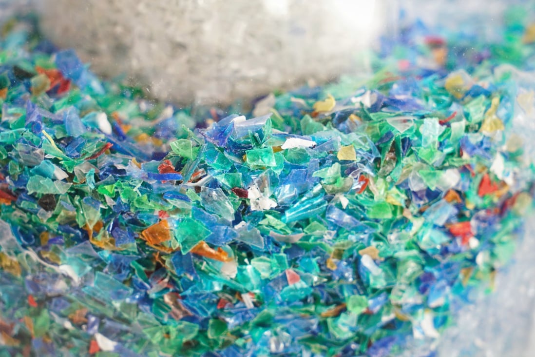 People consume at least 50,000 plastic particles a year. Here are the ...