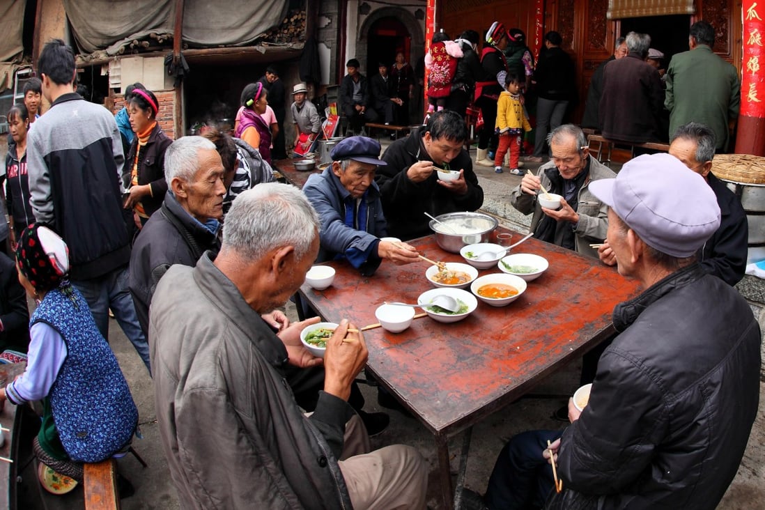 Community the silver lining for growing number of elderly Chinese ...