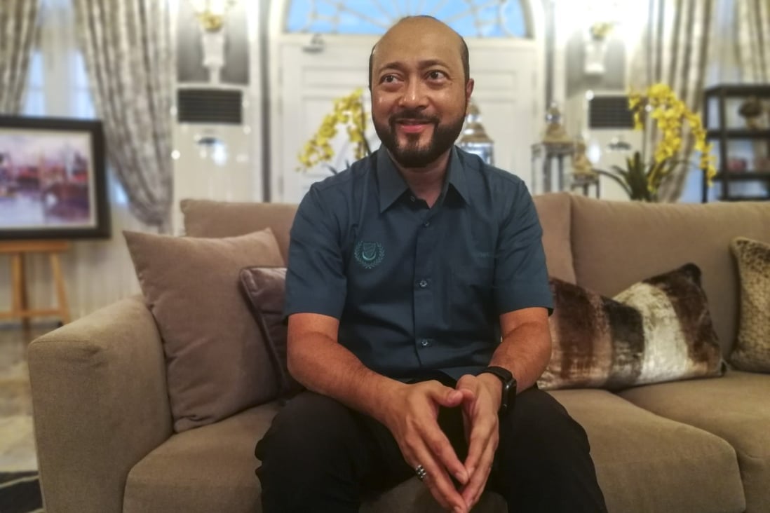 Mukhriz Mahathir, son of Malaysia’s former PM, remains defiant despite ...