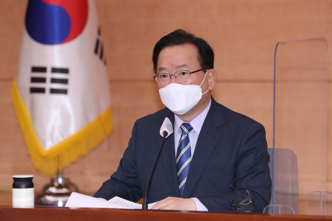 Coronavirus: South Korea debates how to live with Covid-19 and reopen ...