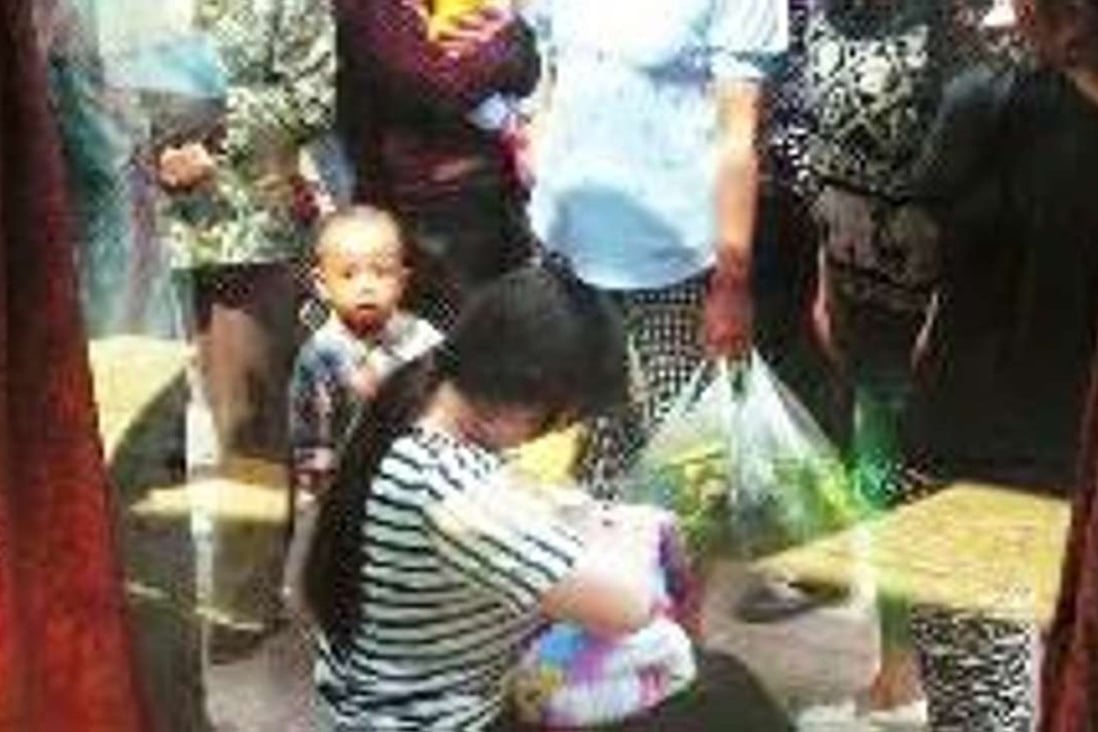 Milk of human kindness: Young Chinese mother praised for breastfeeding ...