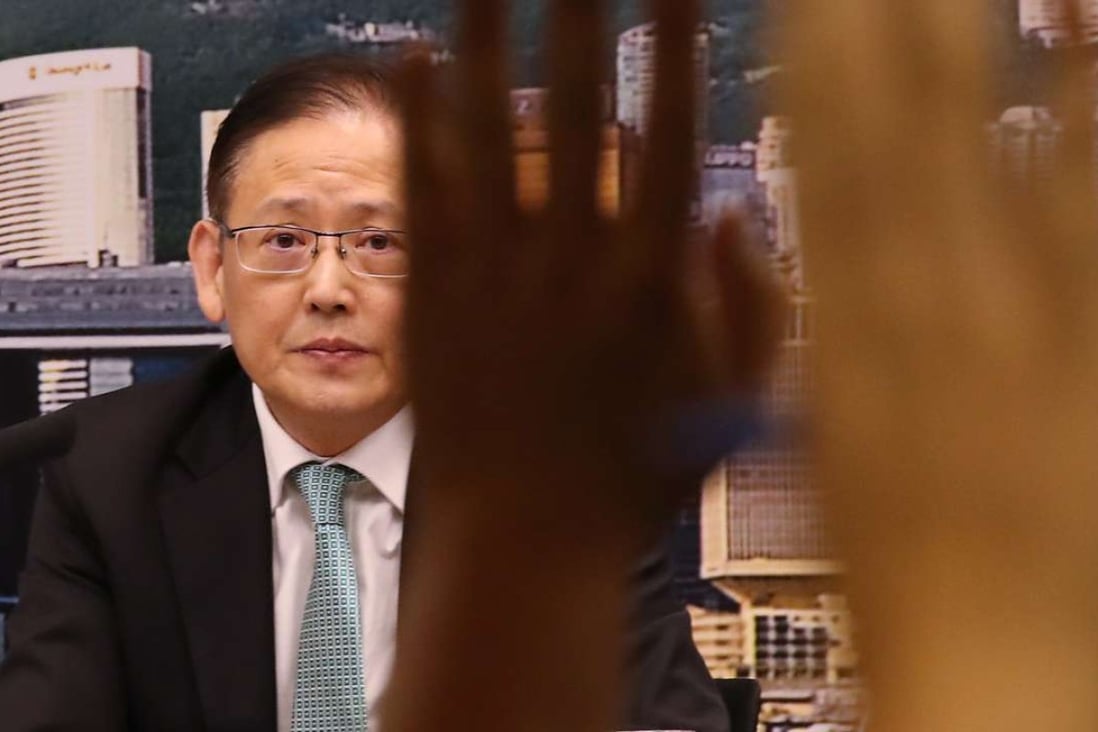 Jet fell off radar for longer than usual, top Hong Kong aviation ...