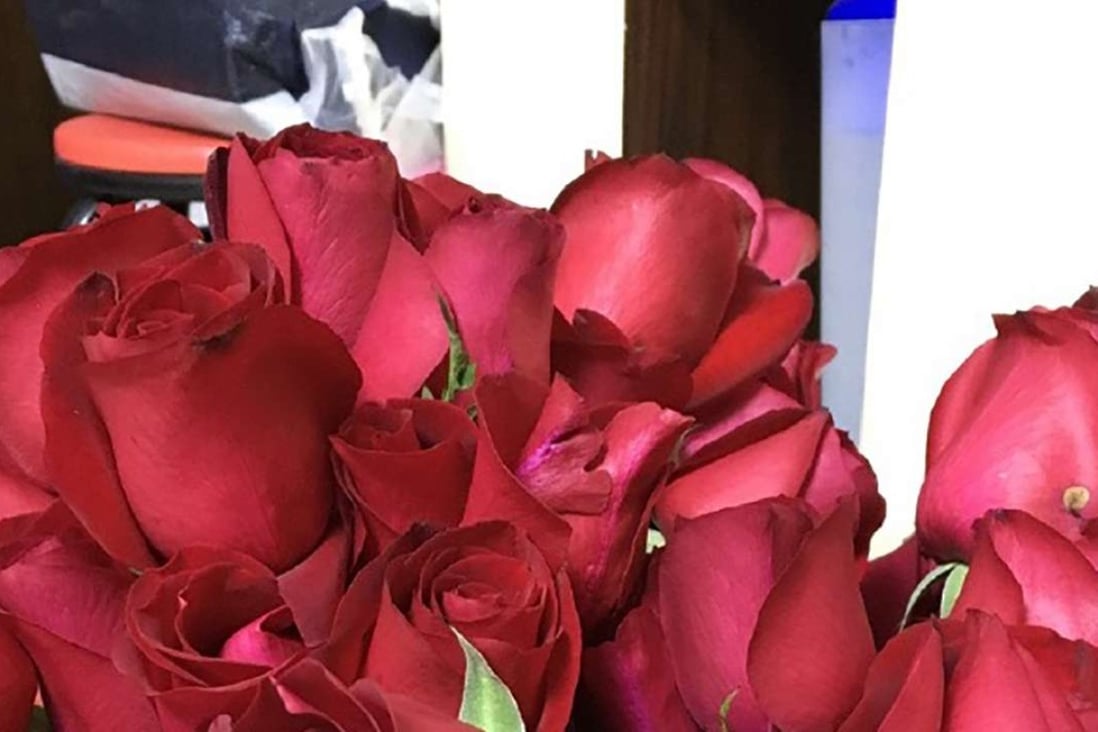 Chinese woman says yes to wedding proposal with roses ... then cooks ...