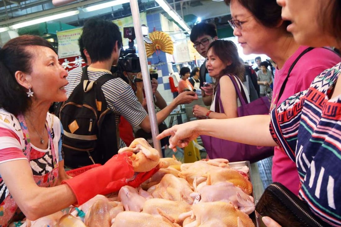 Hong Kong poultry sellers call for financial help to fight bird flu ...