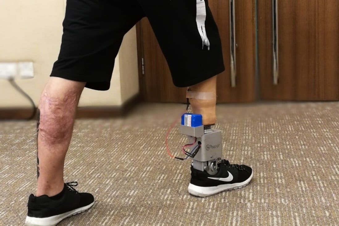 Battery-powered leg that simulates ankle and tiny robot inspired by ...