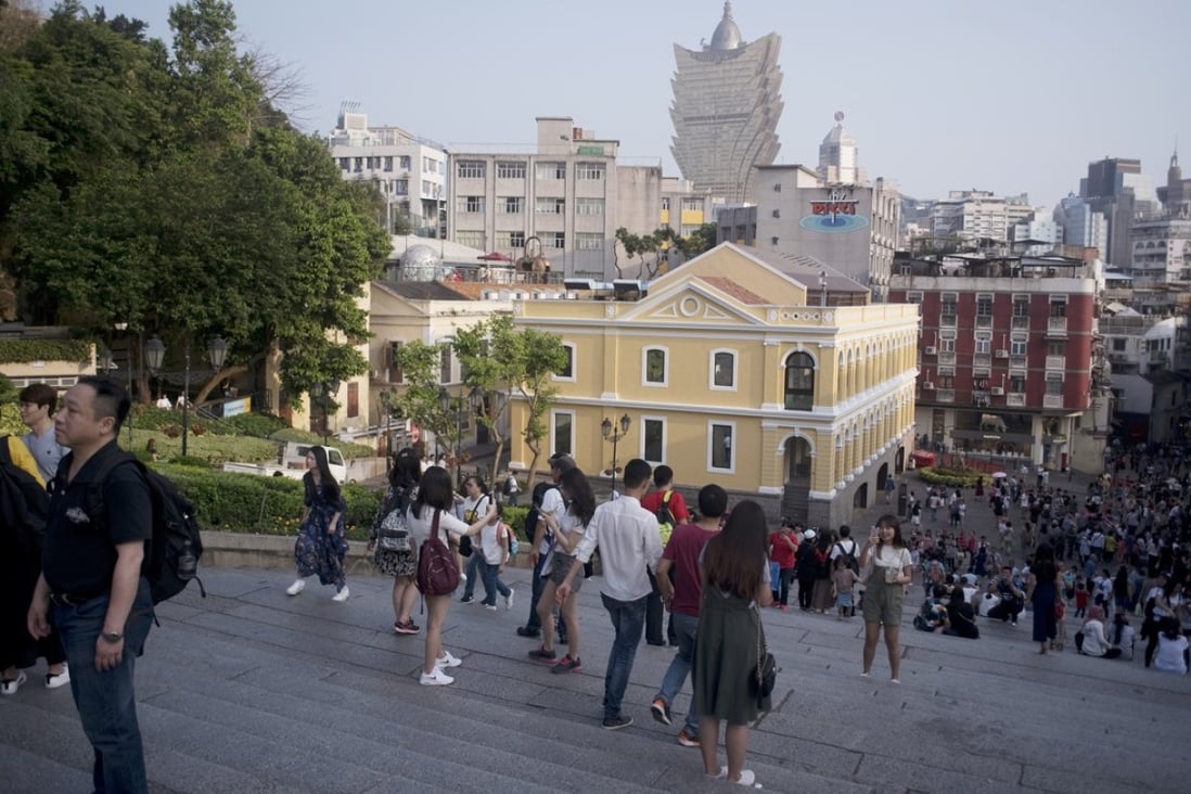 Police searching for Hong Kong man who stole HK$9 million from Macau ...