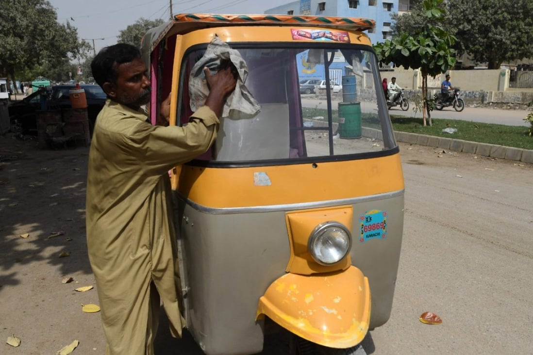Poor Pakistani rickshaw driver’s fear after finding US$22 million was ...