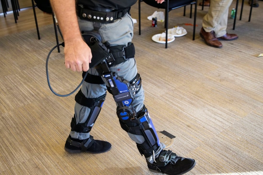 US military invests millions to develop battery-powered exoskeletons ...
