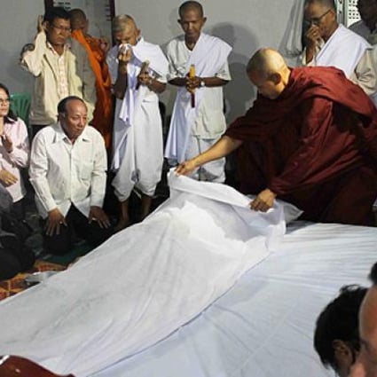 Hundreds mourn former Khmer Rouge minister Ieng Sary | South China ...