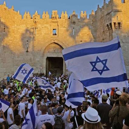 Israeli nationalists march through Jerusalem in test for new government ...