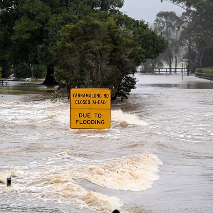 Australia Floods Force Thousands More To Flee From Countrys Largest