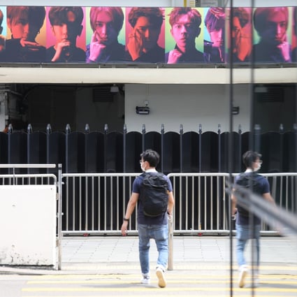 Mirror concert accident: authorities clamp down on mid-air ...