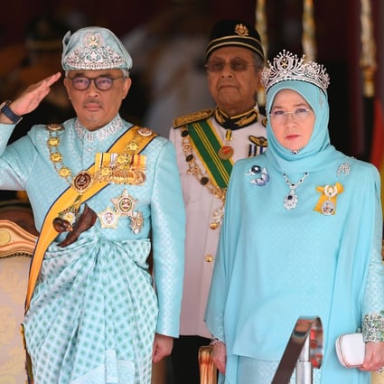 Malaysia’s Queen Tunku Azizah cooks for health care workers fighting ...