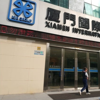 Case of Chinese bank worker slapped for refusing to toast boss at ...