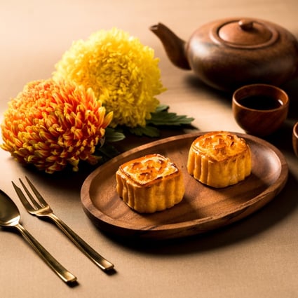 Why Do We Eat Mooncakes At Mid Autumn Festival From The Legend Of Moon why-do-we-eat-mooncakes-at-mid-autumn-festival-from-the-legend-of-moon