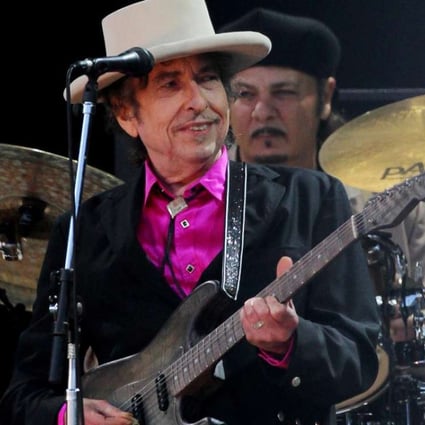 Bob Dylan feels loss of Muhammad Ali hard, recalls bantering with Frank ...