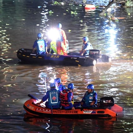 17 killed after 2 dragon boats capsize during training in southern ...