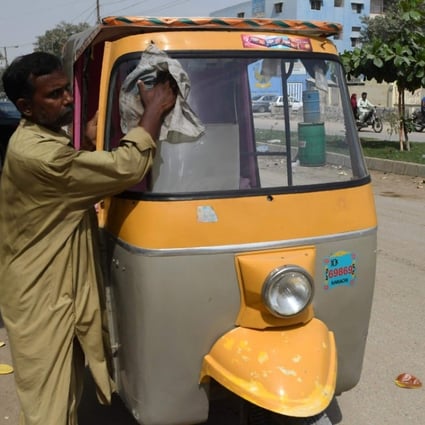 Poor Pakistani rickshaw driver’s fear after finding US$22 million was ...