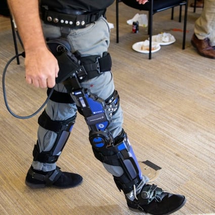 US military invests millions to develop battery-powered exoskeletons ...