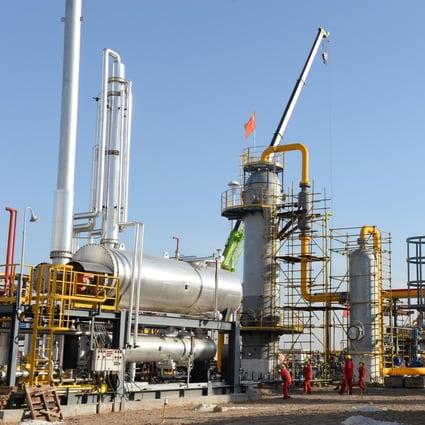 Shares of world’s biggest oil refiner, Sinopec, plunge after suspension ...